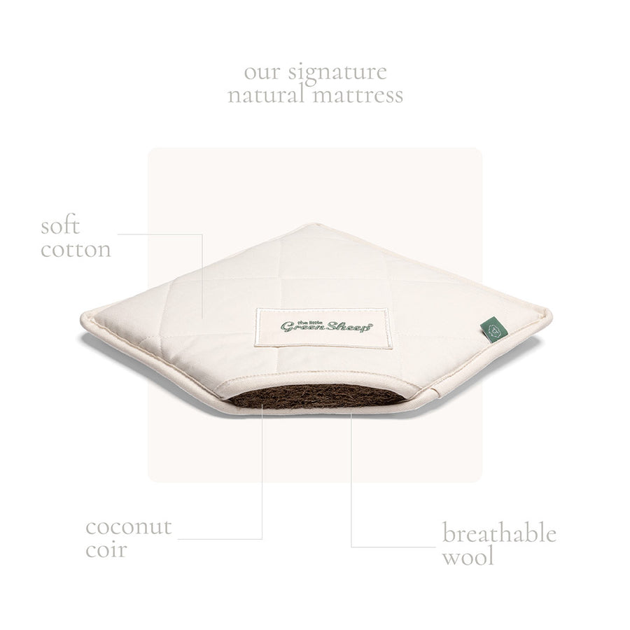 The Little Green Sheep Organic Wheat Knit Moses Basket + Mattress - Li