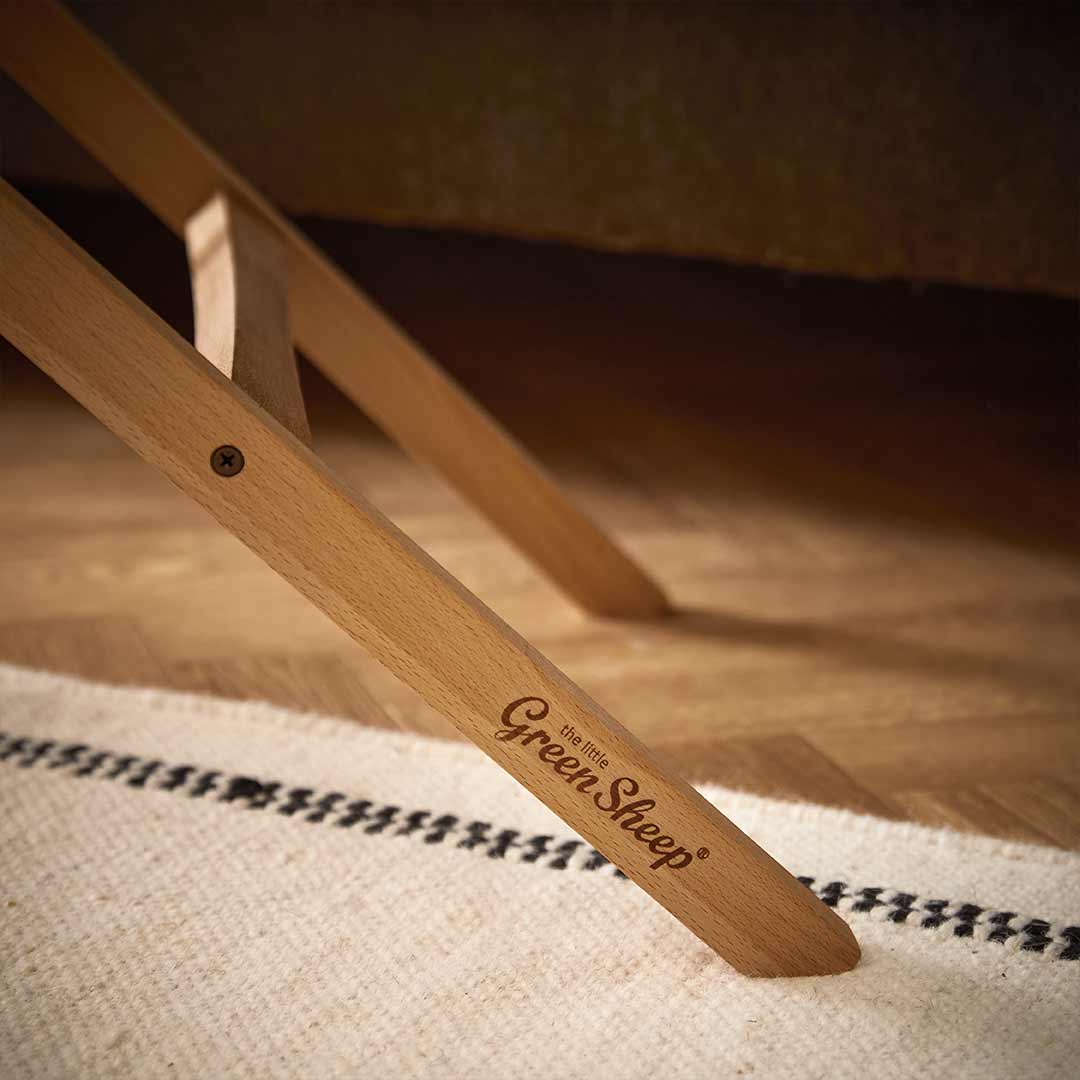 The Little Green Sheep Organic Wheat Knit Moses Basket + Mattress - Li