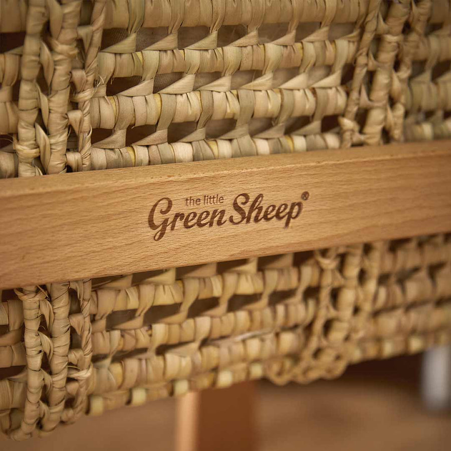 The Little Green Sheep Organic Wheat Knit Moses Basket + Mattress - Li